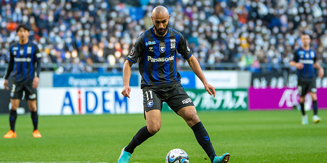 Issam Jebali buteur avec Gamba Osaka